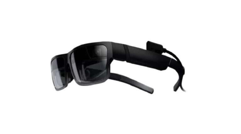 The 10 Trendiest Smart Glasses You Need in 2024